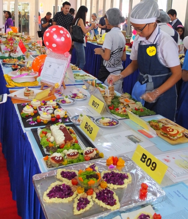 Largest Sandwich-Making Competition | Singapore Book Of Records
