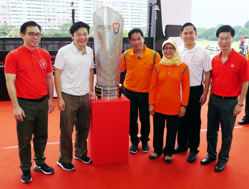 Largest Trophy Made Of Can Tabs | Singapore Book Of Records