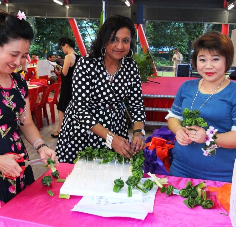 Most Number Of People Making Pandan Leaf Roses Together | Singapore ...