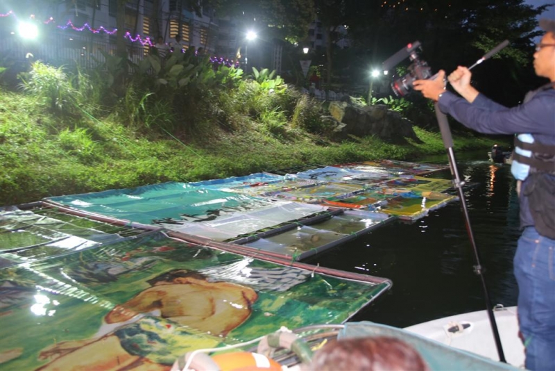 Largest Display Of Floating Artworks | Singapore Book Of Records