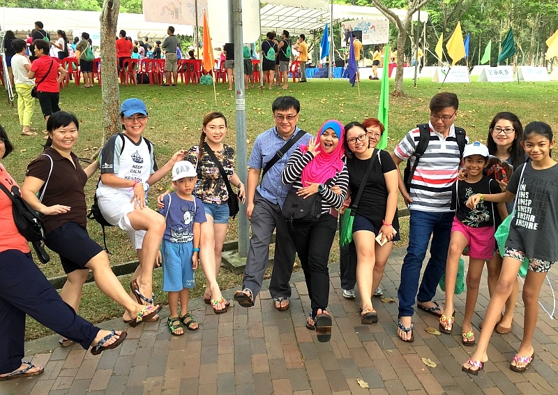 Largest Mass Walk In Clogs | Singapore Book Of Records