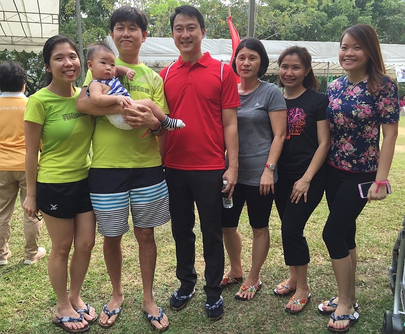 Largest Mass Walk In Clogs | Singapore Book Of Records